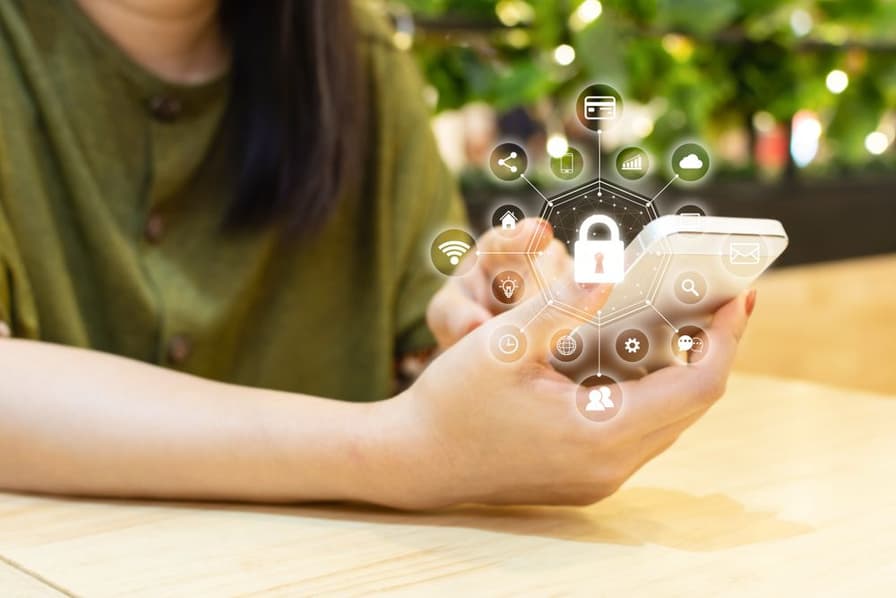 How to secure your phone from hackers: 12 best ways - Yesim