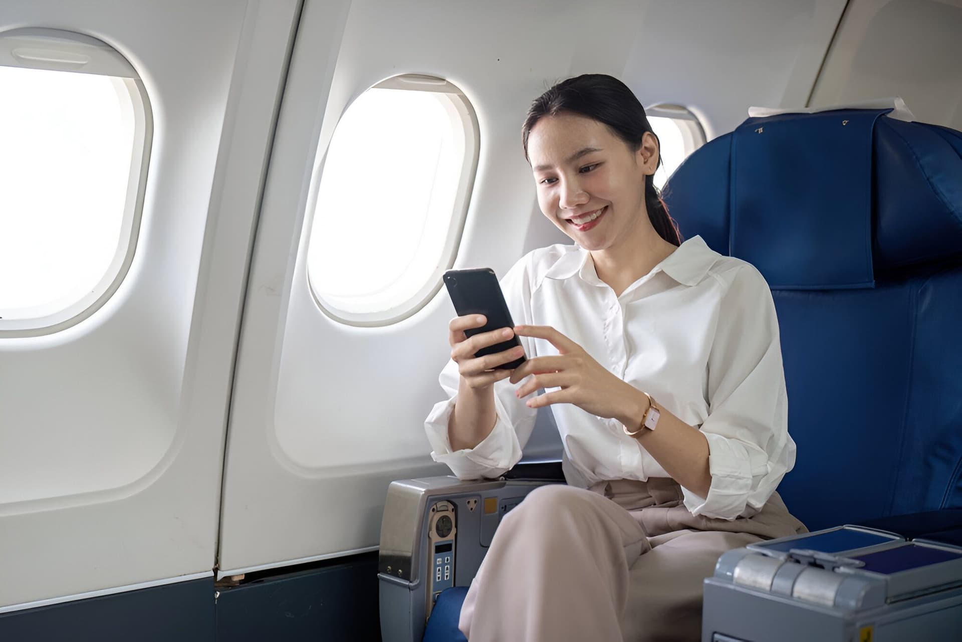 Do Airplanes Have Wi-Fi – Your Internet Connection Guide in 2025 - Yesim